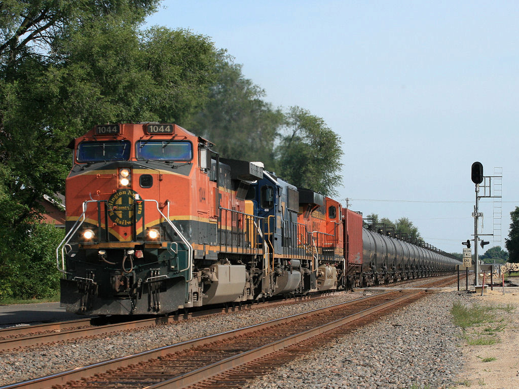 BNSF 1044